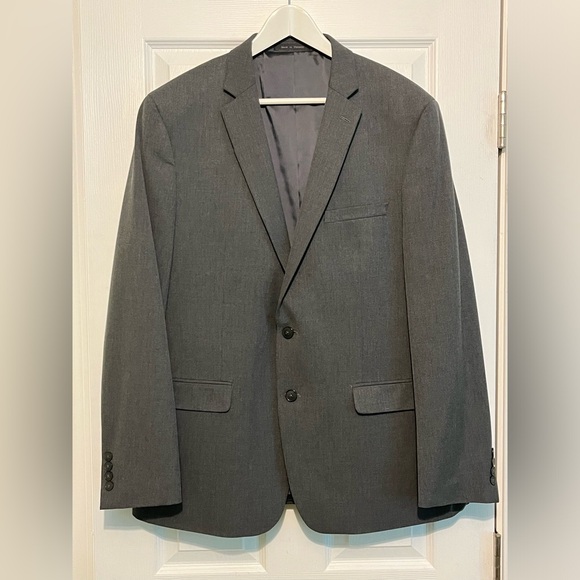 Van Heusen | Suits & Blazers | Euc Vanheusen Flex Gray 2 Button Suit ...